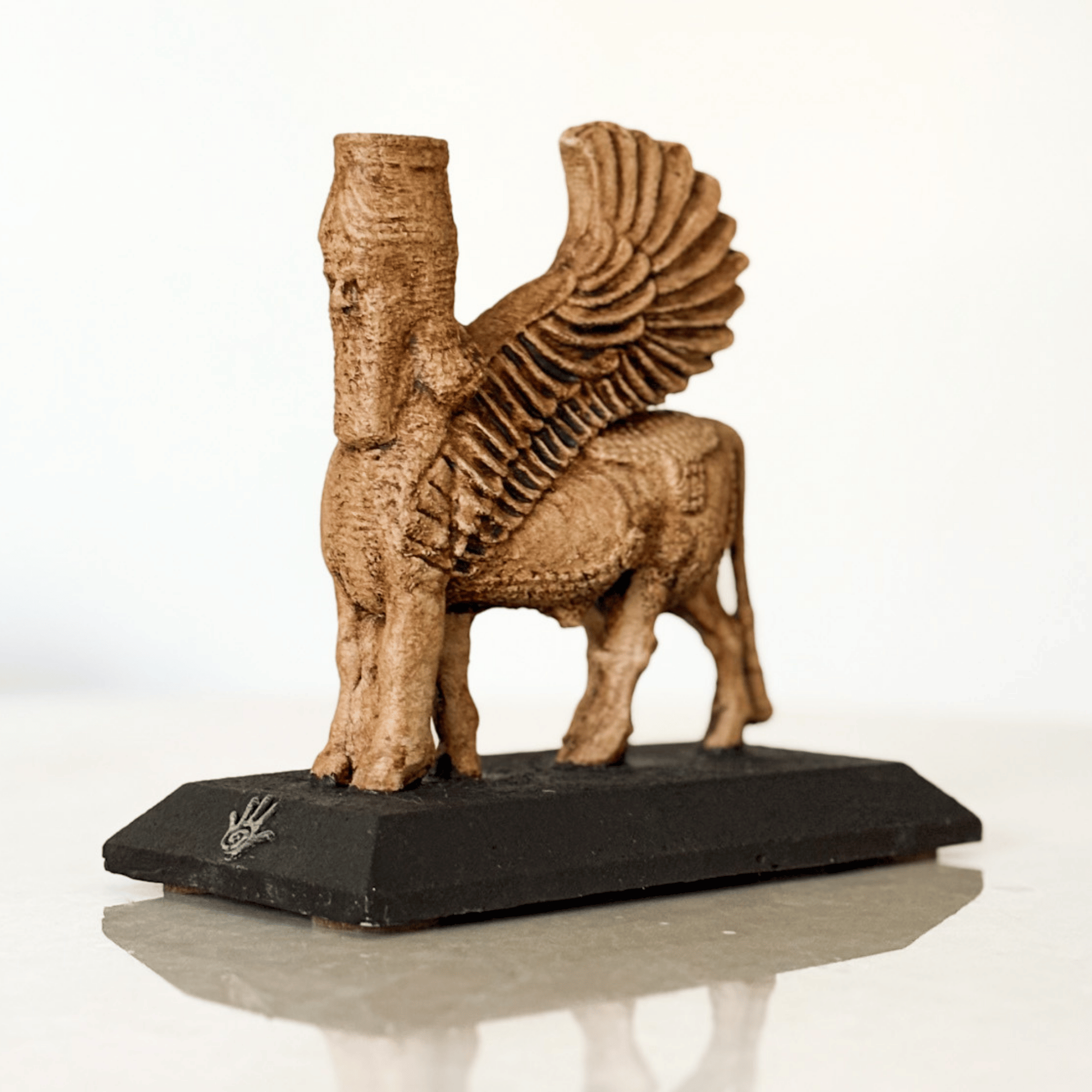 Asur Lamassu Heykeli – İnsan Başlı Kanatlı Boğa Figürü | Asur Mitoloji ...